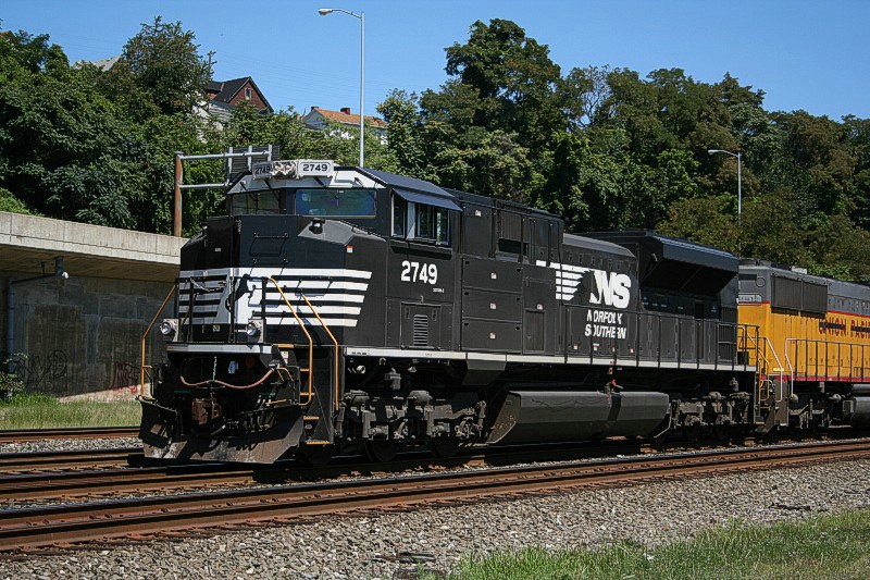 NS 2749